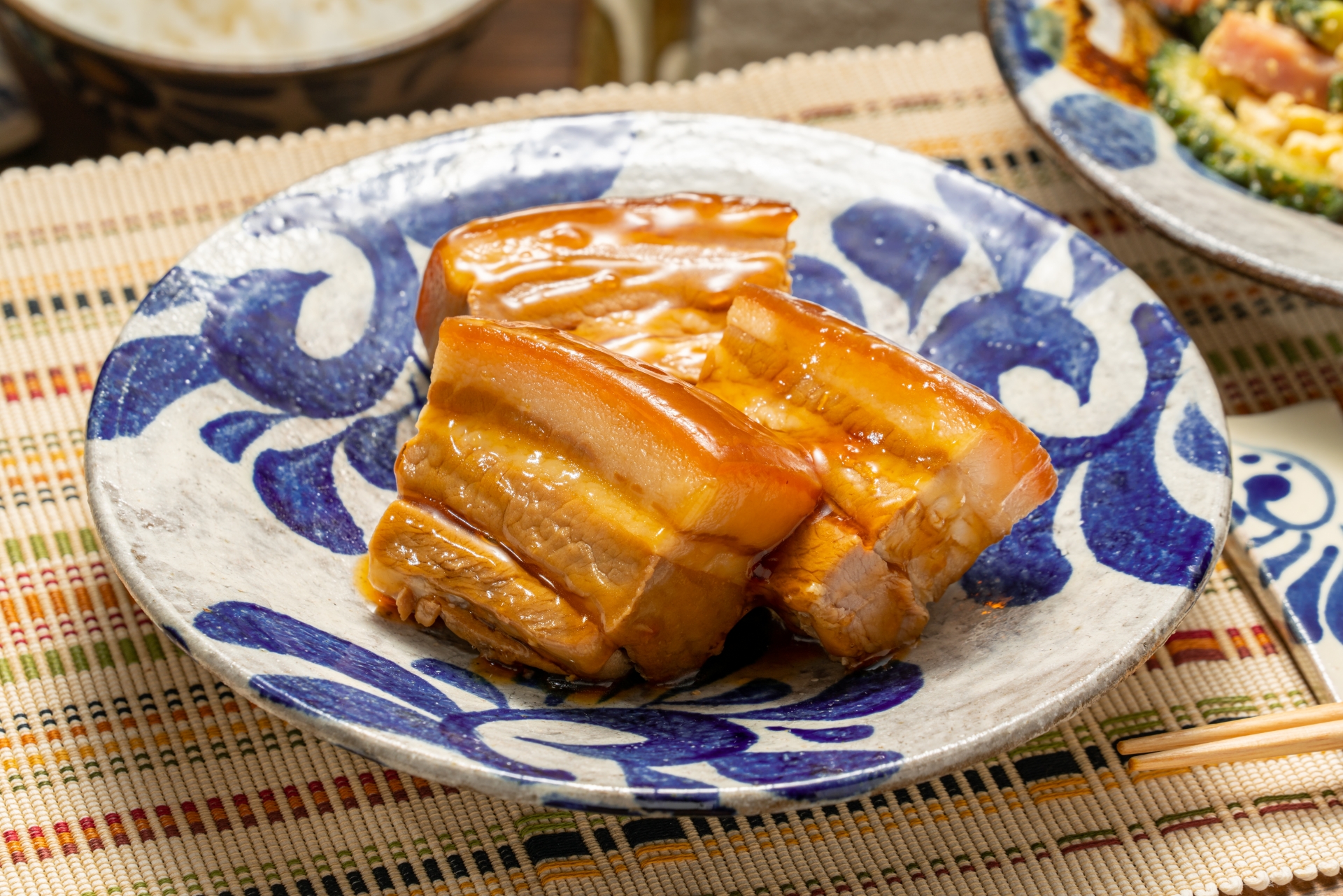 沖縄の味を家庭で！ 絶品「トロトロ」ラフテー作りの全知識 | ぐーぐーオンライン